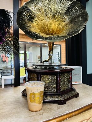 BURNT UMBER COFFEE FT. PETALS & POISON TEA ROOM - 554 Photos & 179 ...