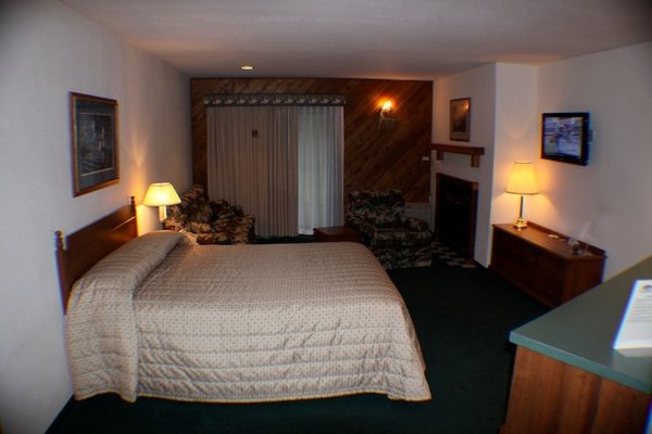 WHITETAIL LODGE - Updated December 2025 - 12 Photos - 8918 State Hwy 70 ...
