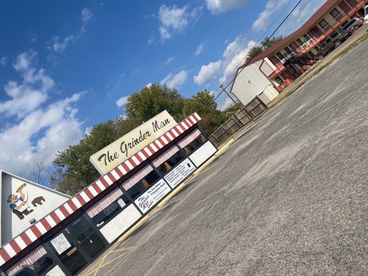 THE GRINDER MAN - Updated October 2025 - 25 Photos & 46 Reviews - 510 E ...