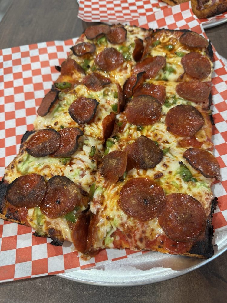 MAD PIZZA WORLD - Updated September 2025 - 78 Photos & 38 Reviews - 35 ...