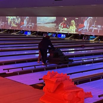 BOWLERO FULLERTON - Updated July 2025 - 157 Photos & 189 Reviews - 1501 ...