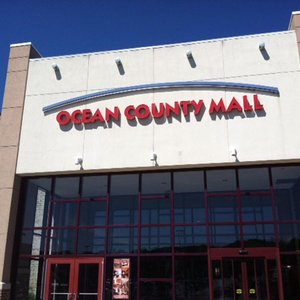 FREEHOLD RACEWAY MALL - Updated December 2025 - 162 Photos & 145 ...