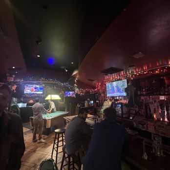 ALLIGATOR LOUNGE - Updated December 2025 - 233 Photos & 571 Reviews ...