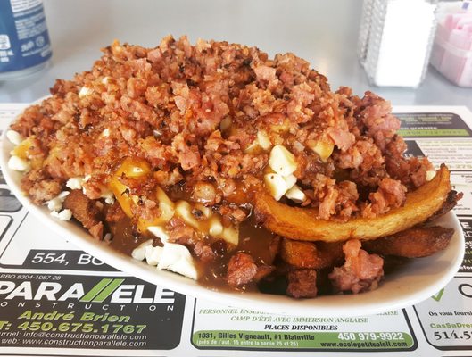 REST-POUTINE - 21 Photos & 22 Reviews - 554 Boulevard Du Cure-Labelle ...