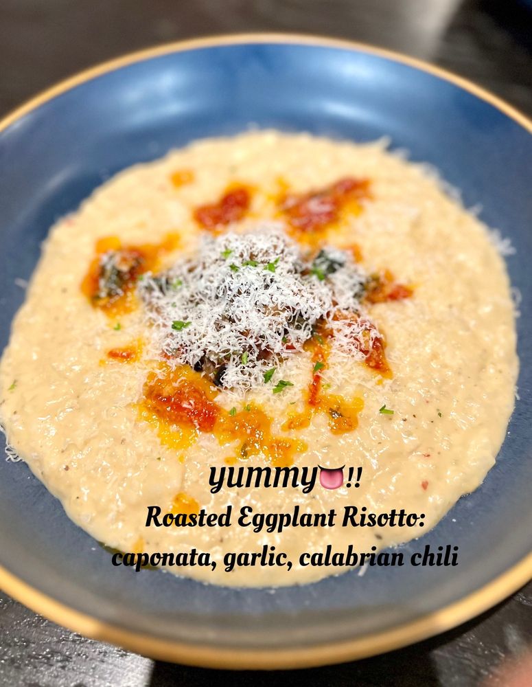 Lady Elaine, Honolulu | Roadtrippers