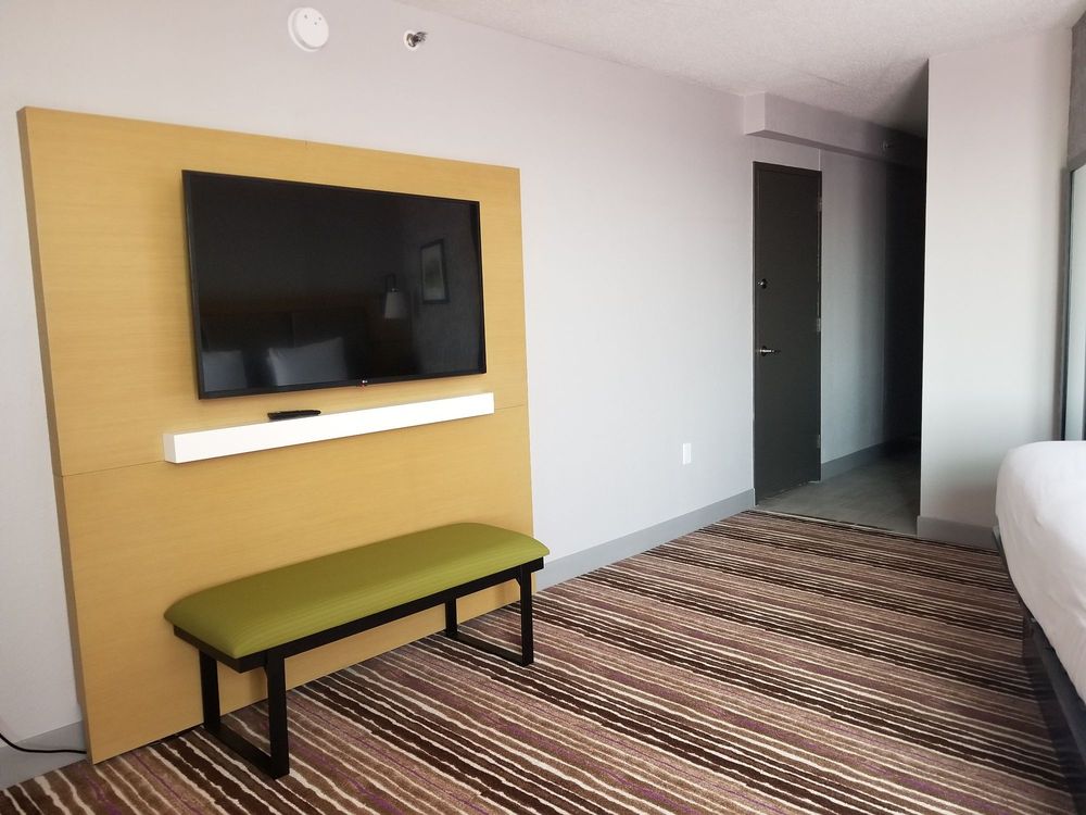 RADISSON HOTEL PHILADELPHIA - 49 Photos & 12 Reviews - 2033 Penrose Ave ...