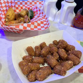 FLAPPY’S WINGS AND BAR - Updated July 2024 - 124 Photos & 62 Reviews ...