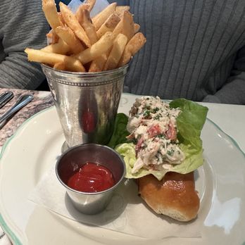 GREEN POINT SEAFOOD & OYSTER BAR - Updated April 2024 - 82 Photos & 42 ...