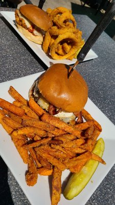 THE BLACK RASPBERRY PUB - Updated May 2024 - 65 Photos & 98 Reviews ...