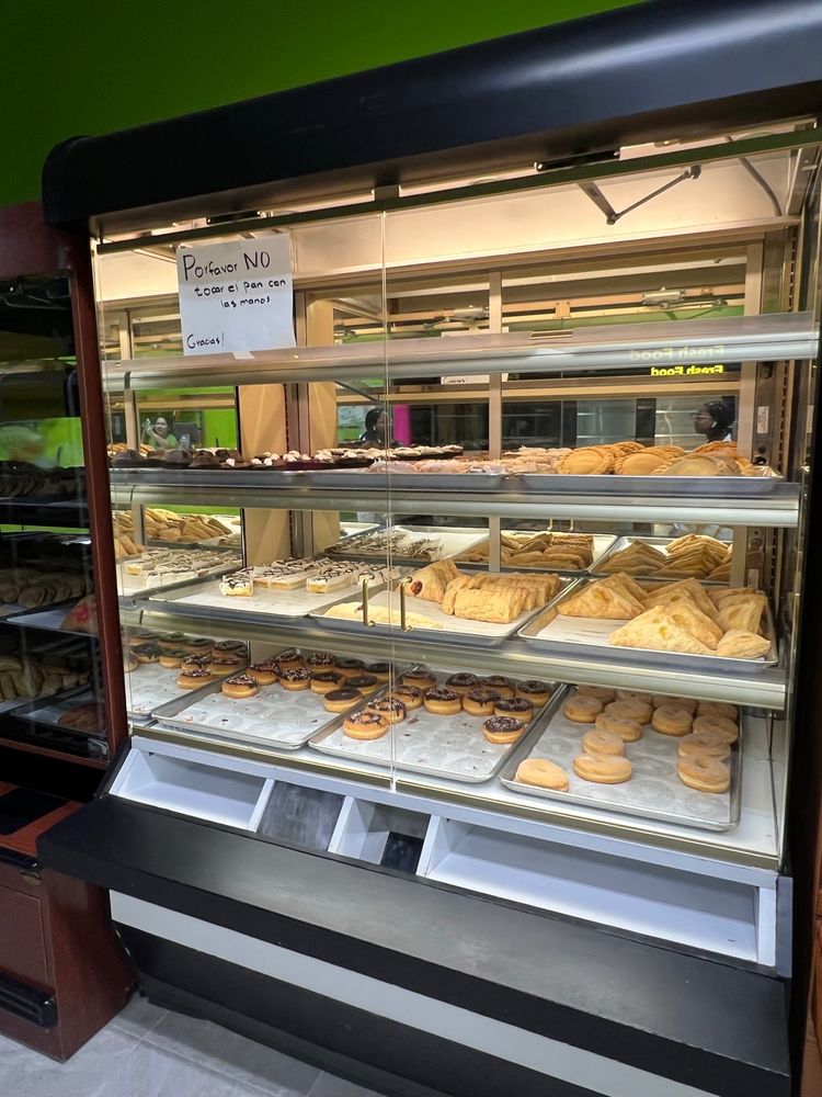 PANADERIA REPOSTERIA EMANUEL - Updated August 2025 - 3827 N Mitthoefer ...