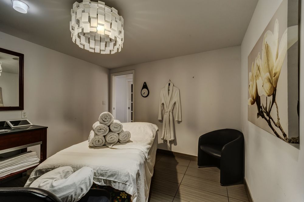 LE SOLEIL SPA - Updated November 2025 - 16 Photos - 2359 Banff Trail NW ...