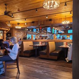 DOCKSIDE WILLIES - Updated June 2025 - 240 Photos & 186 Reviews - 449 S ...