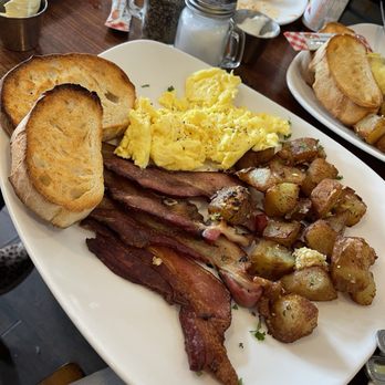 MANNY’S BARZZERIA - Updated August 2024 - 247 Photos & 177 Reviews ...