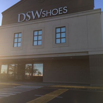 DSW DESIGNER SHOE WAREHOUSE - Updated August 2025 - 28 Photos & 27 ...