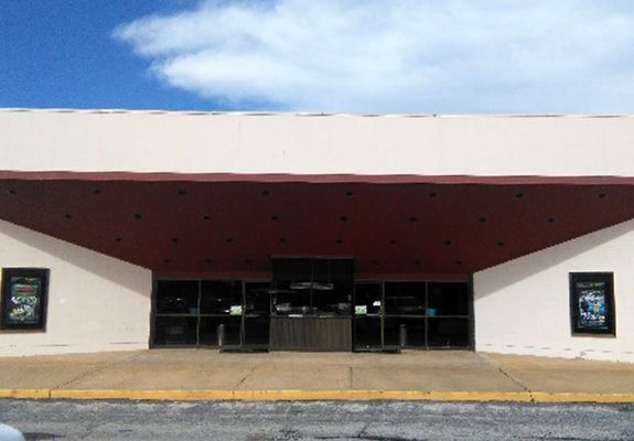 HOLLYWOOD CONNECTIONS - Updated December 2025 - 32 Photos & 34 Reviews ...