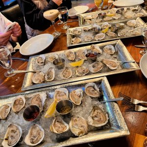 FIN POINT OYSTER BAR & GRILL - 620 Photos & 470 Reviews - 89 Broad St ...
