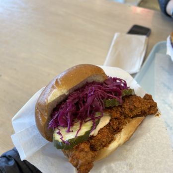 PRETTY BIRD HOT CHICKEN - SUGARHOUSE - Updated June 2025 - 303 Photos ...