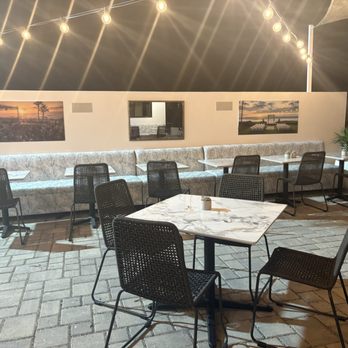 THE ELLWOOD - Updated May 2025 - 130 Photos & 83 Reviews - 5905 ...