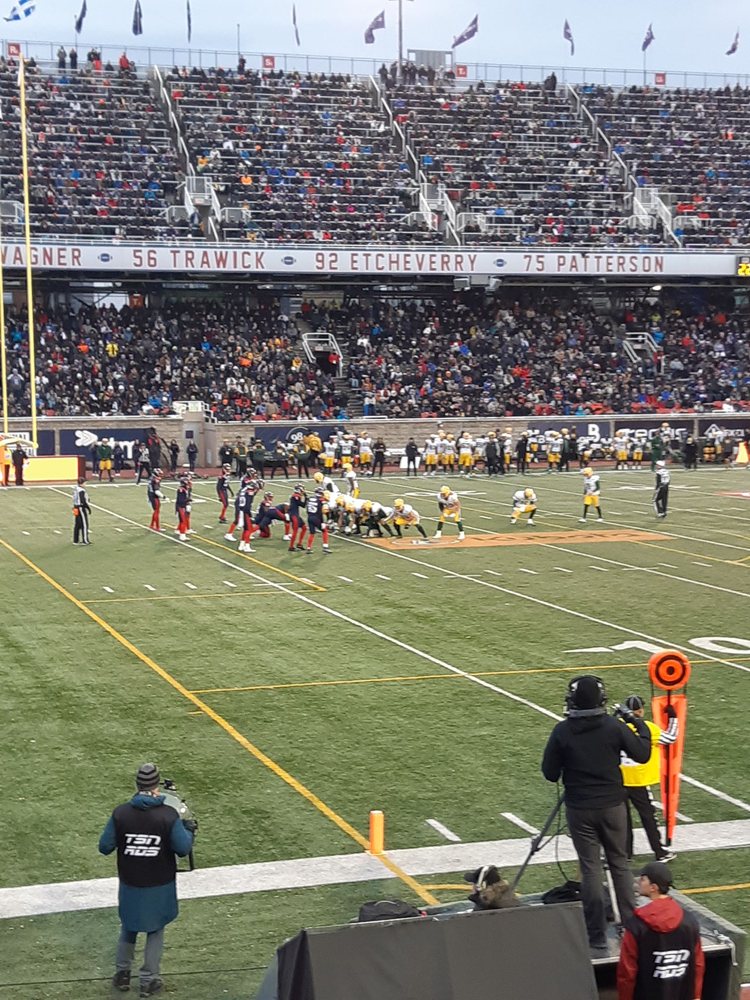 STADE MÉMORIAL PERCIVAL-MOLSON - 11 Photos - 475 Avenue des Pins O ...