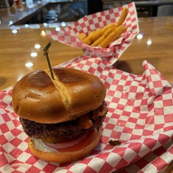 BIG BELLIES BAR AND GRILL - Updated January 2026 - 36 Photos & 16 ...