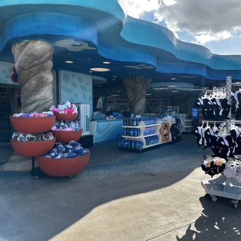 SEA WORLD DISCOVERIES GIFT SHOP - Updated October 2025 - 20 Photos ...