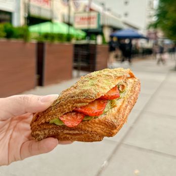 JAPONAISE BAKERY AND CAFE - Updated May 2024 - 626 Photos & 523 Reviews ...