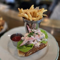 GREEN POINT SEAFOOD & OYSTER BAR - Updated December 2025 - 281 Photos ...