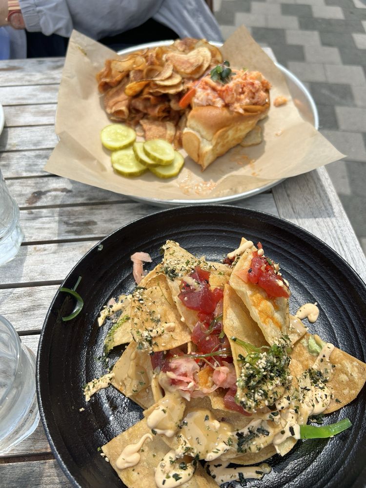 REELHOUSE OYSTER BAR - Updated August 2025 - 74 Photos & 39 Reviews ...