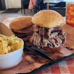 ERIC’S FAMILY BARBECUE - Updated October 2025 - 723 Photos & 958 ...