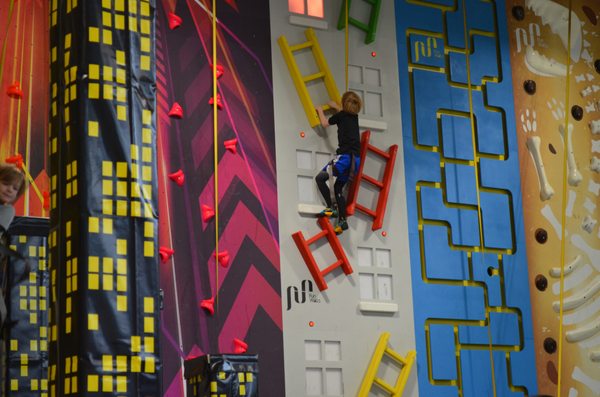 HIGH POINT CLIMBING AND FITNESS MEMPHIS - 37 Photos - 21 N Humphreys ...