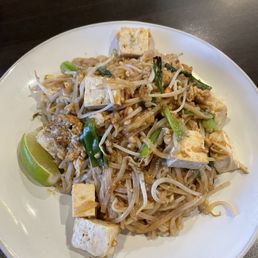 EVERYDAY THAI - Updated August 2025 - 184 Photos & 388 Reviews - 220 W ...