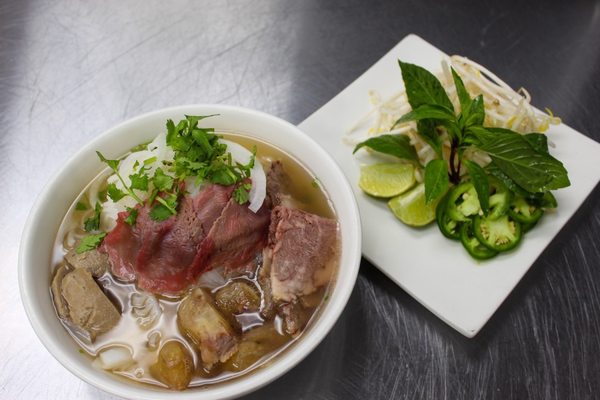 PHO 7 ANH - Updated January 2026 - 376 Photos & 419 Reviews - 677 N ...