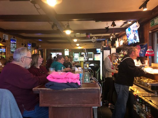 INN BETWEEN - 39 Photos & 64 Reviews - 1522 Beckman Dr, Delavan ...