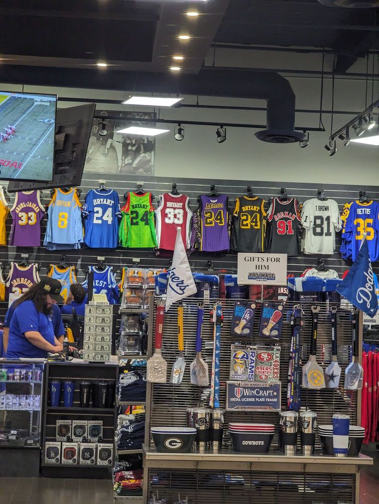 PRO IMAGE SPORTS - Updated October 2025 - 40 Photos & 41 Reviews - 400 ...