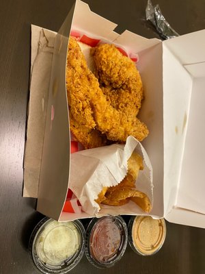SMACKBIRD HOT CHICKEN - FORT WORTH - Updated December 2025 - 73 Photos ...