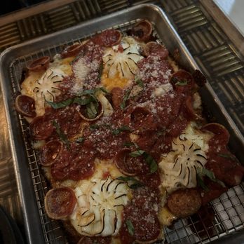 WHITE RABBIT GASTROPUB - Updated April 2025 - 759 Photos & 898 Reviews ...