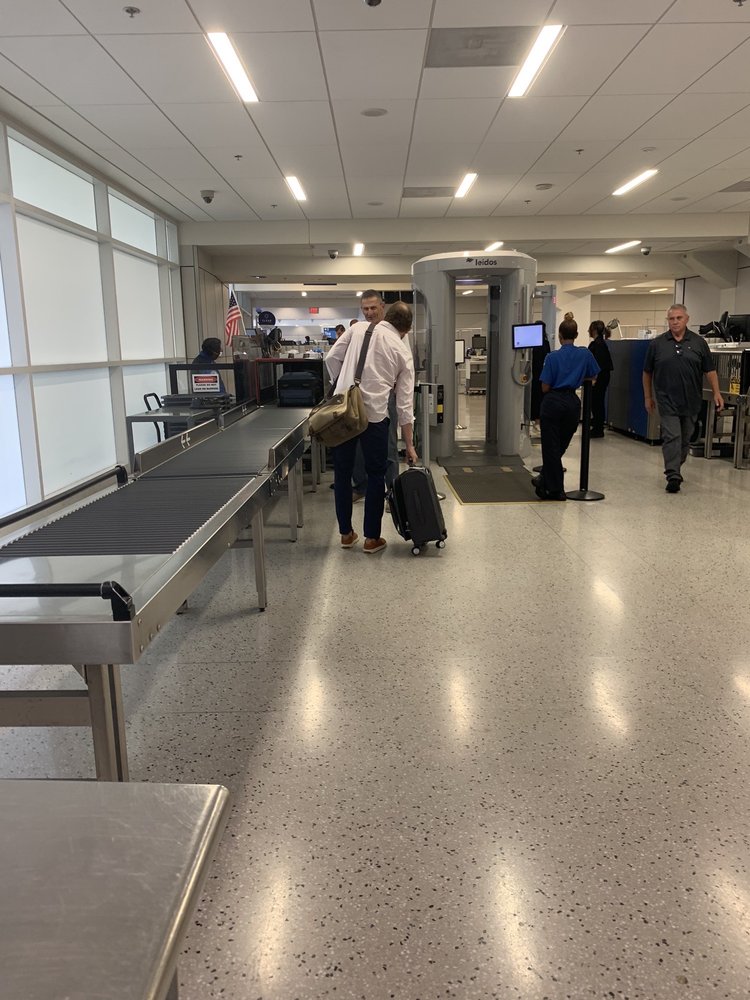 TSA CHECKPOINT C30 - DALLAS/FORT WORTH INTERNATIONAL AIRPORT - Updated ...