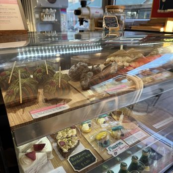 LITTLE PEBBLES - Updated October 2024 - 787 Photos & 226 Reviews - 160 ...