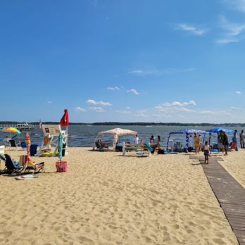 RIVIERA BAY BEACH CLUB - Updated March 2025 - 203 Bay Stream Dr, Toms ...