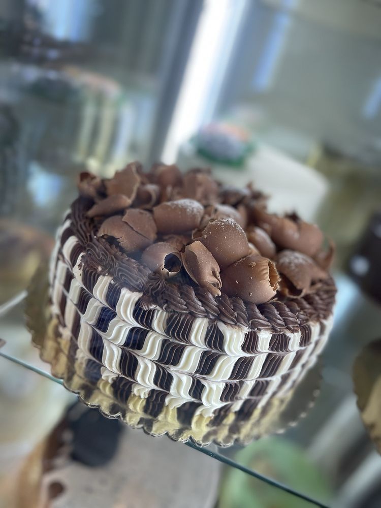 LEONETTI PASTRY SHOP - Updated December 2025 - 125 Photos & 111 Reviews ...