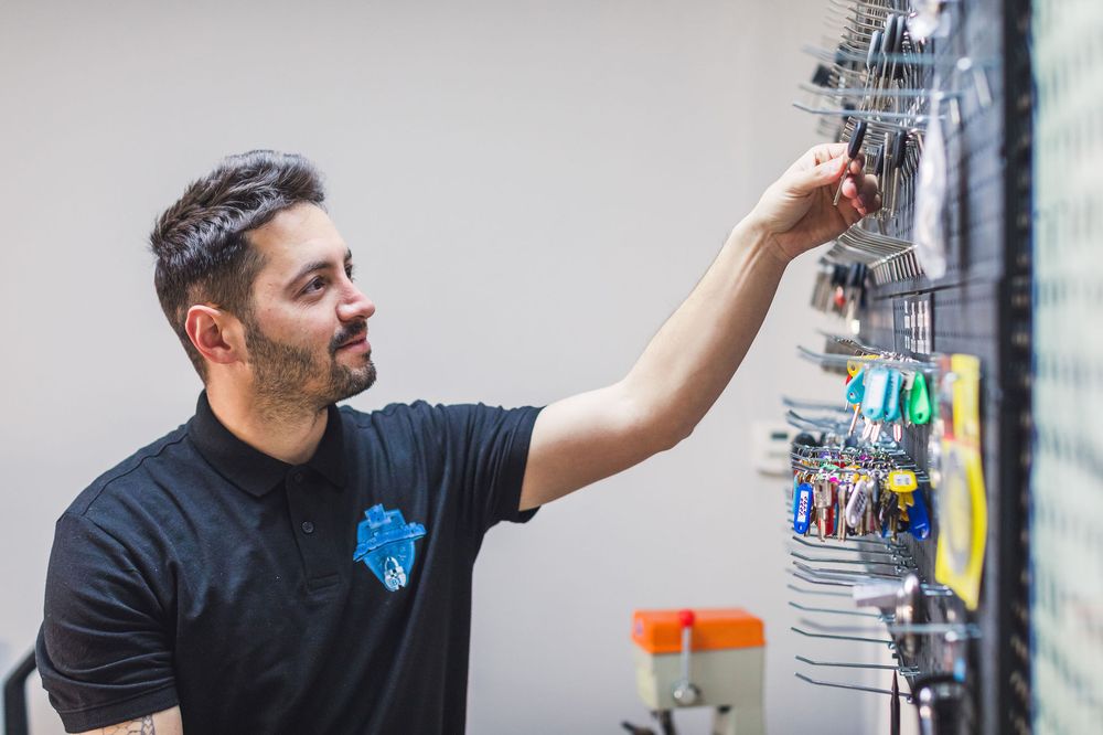 B1 LOCKSMITH OF AHWATUKEE - Updated July 2025 - 13 Photos - Phoenix ...