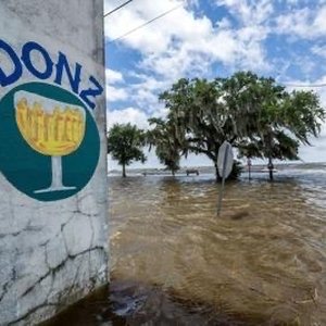 DONZ ON THE LAKE - 16 Photos & 18 Reviews - 1951 Lakeshore Dr ...