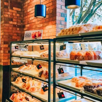 85°C BAKERY CAFE-AUSTIN AIRPORT - Updated July 2024 - 616 Photos & 296 ...