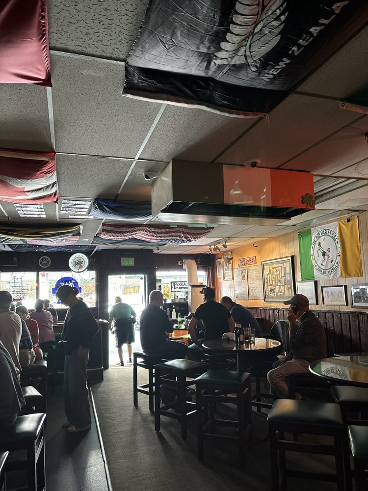 LUCKY LADY PUB - Updated June 2025 - 22 Photos & 21 Reviews - 211 ...