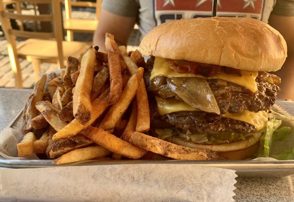 TWISTED BURGER ROUND LAKE - Updated August 2024 - 28 Photos & 52 ...