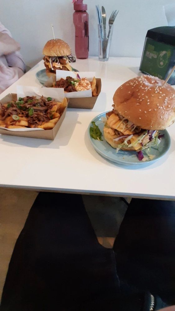 BURGER PLUS - 24 Photos - 14a Mercer St, Geelong Victoria, Australia ...