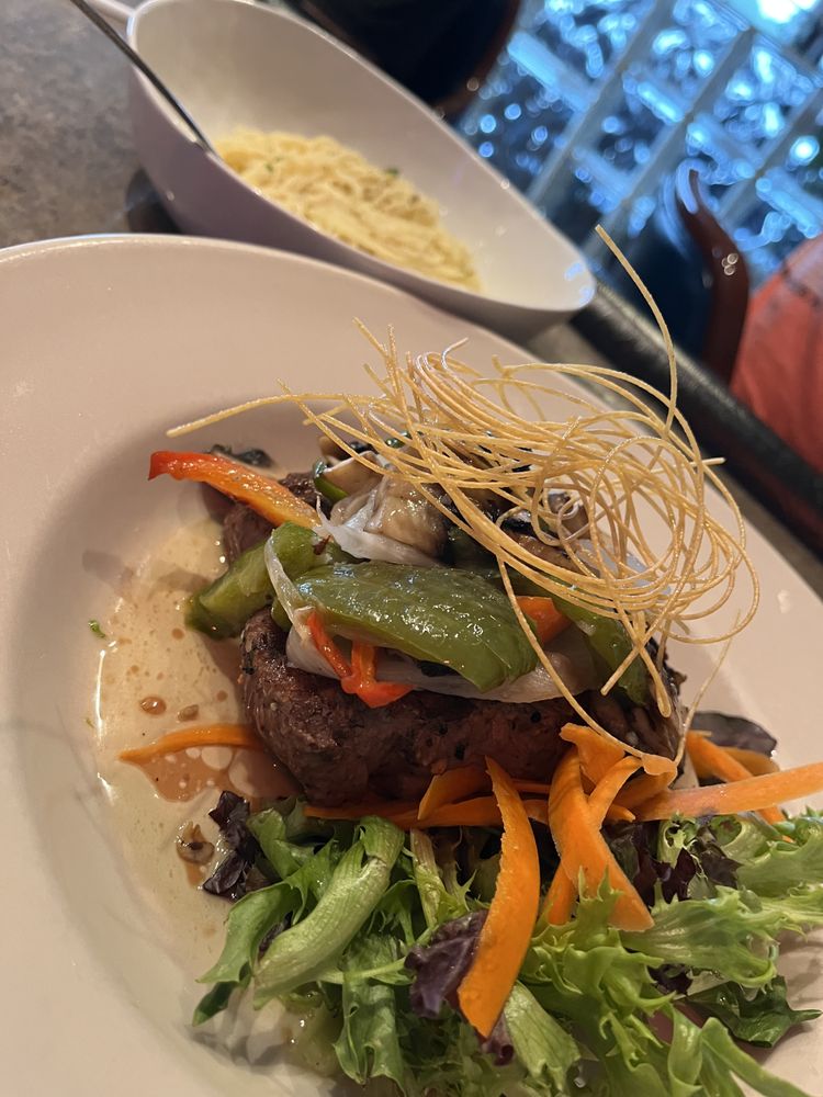 THE RUNWAY RISTORANTE & LOUNGE - Updated December 2024 - 1564 Airport ...