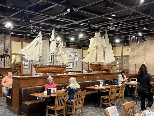 PHILLIPS SEAFOOD - Updated December 2025 - 2671 Photos & 2454 Reviews ...