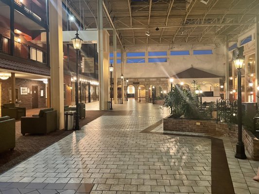 RAMADA HOTEL & CONVENTION CENTER BY WYNDHAM TOPEKA DOWNTOWN - Updated ...