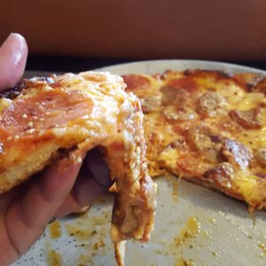 Ernie’s Pizzeria - Takeout & Delivery - 121 Photos & 136 Reviews ...
